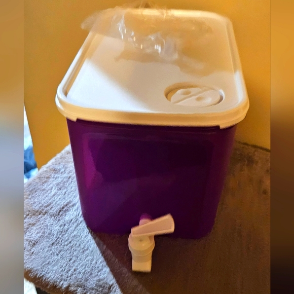 Tupperware | Kitchen | Tupperware 7 Gallon Water Dispenser | Poshmark
